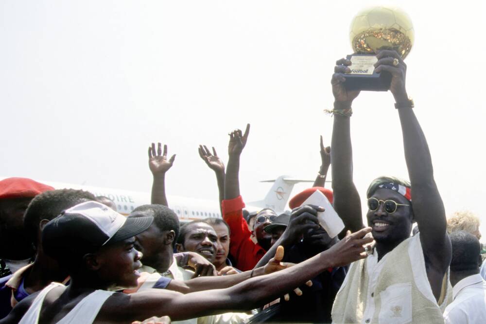George Weah premier Ballon D'Or africain à Monrovia - Photo et Tableau ...