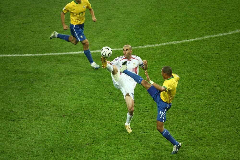 Zinédine Zidane tegen Brazilië - Wereldkampioenschap voetbal 2006 - Foto en Poster te koop