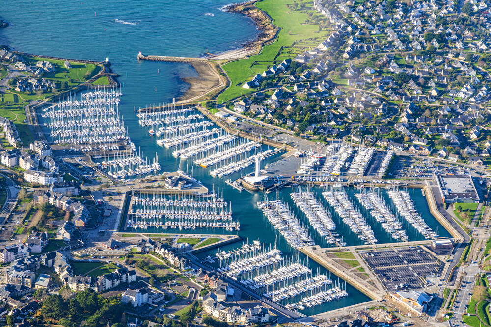 Le port du Crouesty vu du ciel sur le golfe du Morbihan - Photo et ...