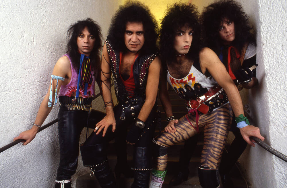 Kiss poster - Köp / Sälj - ArtPhotoLimited