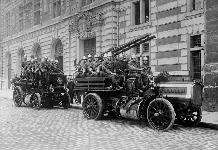 Series Paris Firefighters - ROGER VIOLLET Photographer - Fine Art ...