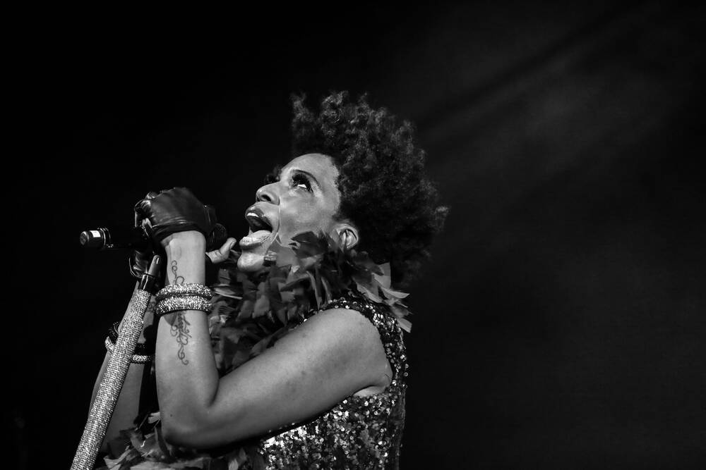 La chanteuse de soul Macy Gray en 2015 - Photo et Tableau - Editions ...
