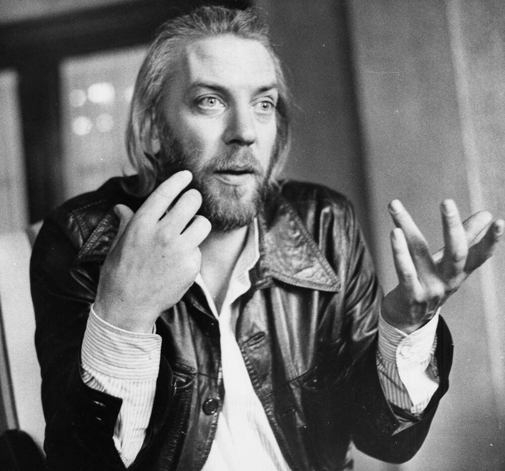 Donald Sutherland in Toronto in 1975 - Photographic print for sale