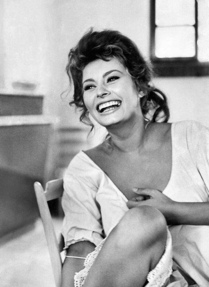 Young Sophia Loren In Color